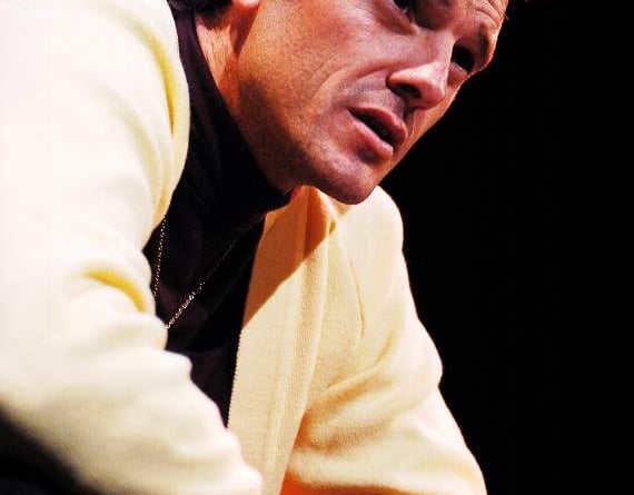 Solo show at The Phoenix Theatre tells of troubled life of iconic Welsh ...