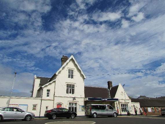 New kiosk and cash point at Petersfield station on the timetable ...