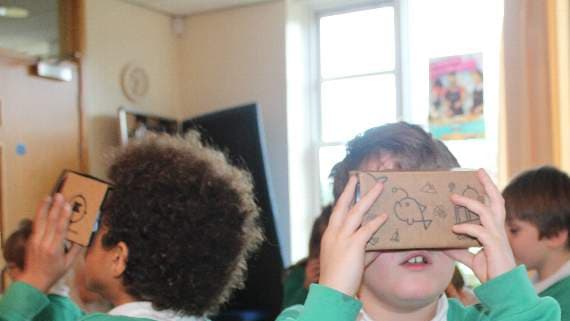 Liphook pupils experience virtual learning | petersfieldpost.co.uk