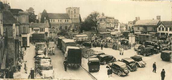 NOSTALGIA - Picture captures atmospher of post-war Petersfield ...
