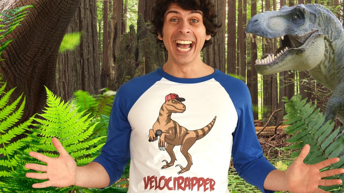 Andy Day leads dinosaur fun day In Bordon | petersfieldpost.co.uk