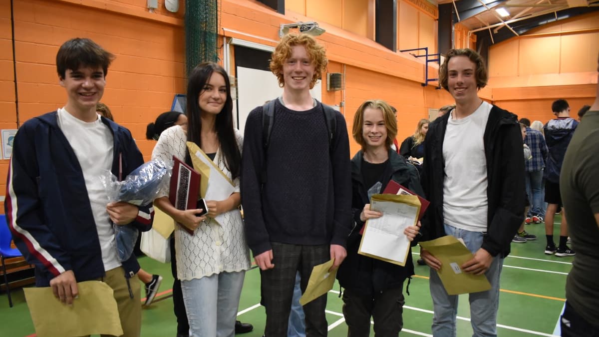 TPS students celebrate their GCSE results | petersfieldpost.co.uk