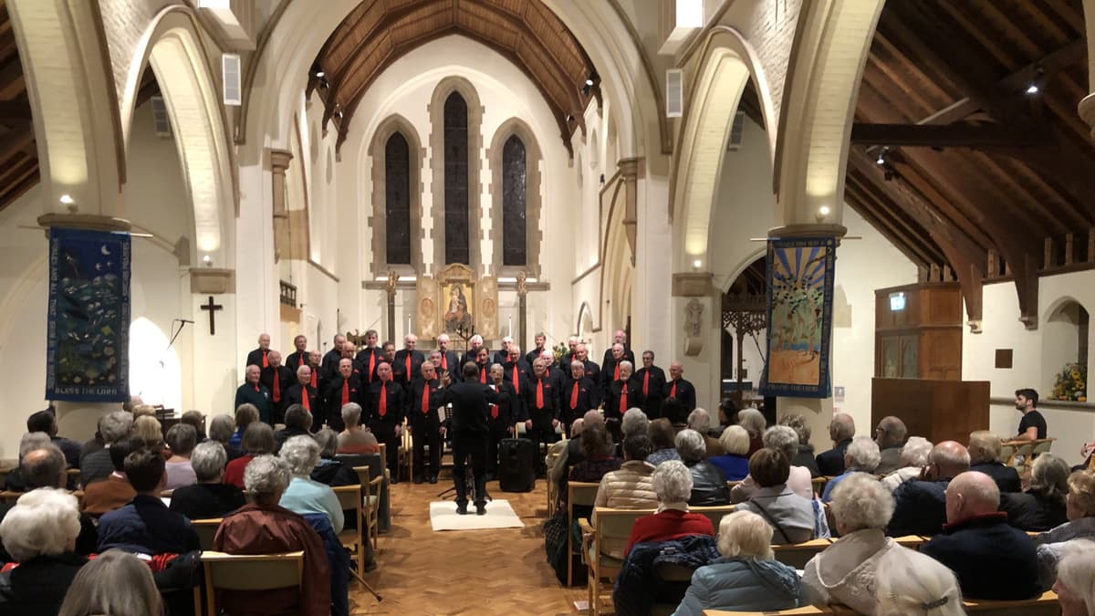 Choir raises roof of Liss church | petersfieldpost.co.uk