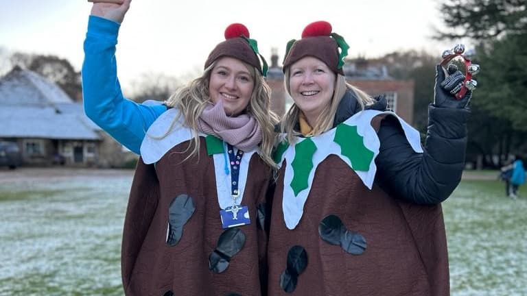 Reindeer and elves raise funds for Farnham-based Phyllis Tuckwell ...