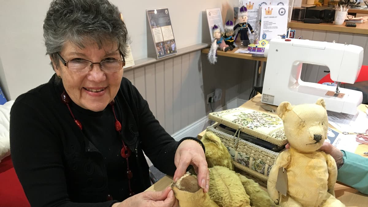 Fernhurst Hub holds first Repair Café fixing everything from puffer ...