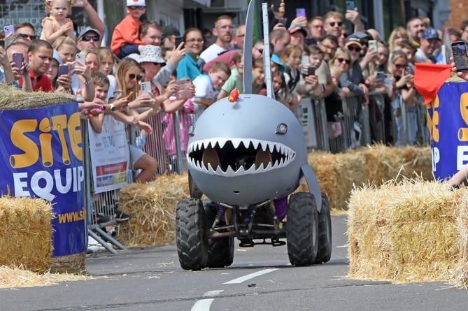 Memorable day of soap and glory in Bordon town centre | petersfieldpost ...