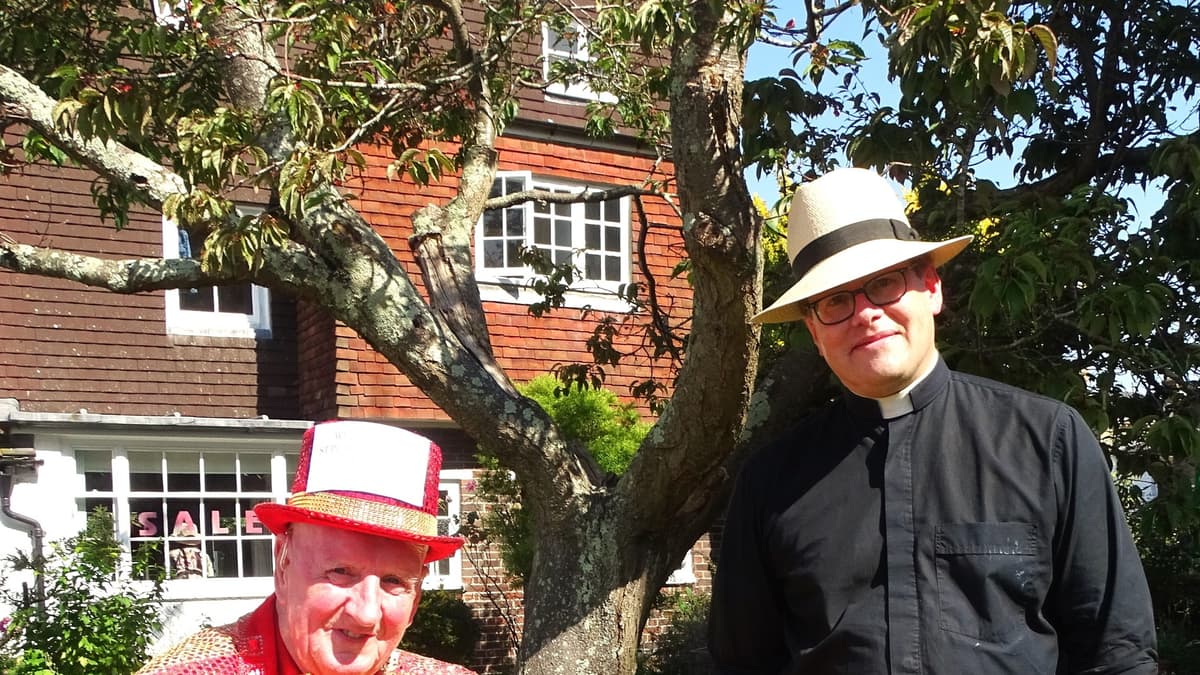 Petersfield church fete was hot attraction | petersfieldpost.co.uk