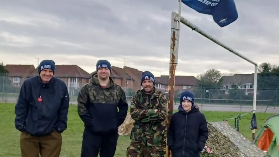 Hardy Petersfield quintet sleep rough for homeless military veterans ...