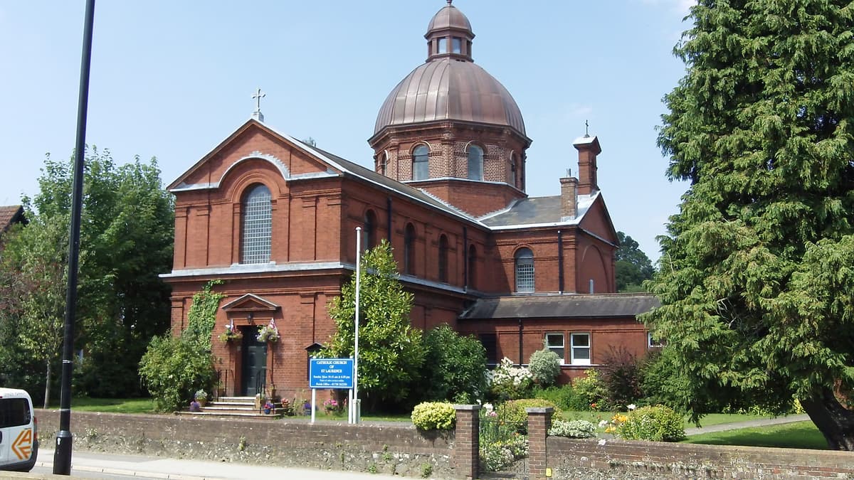 Petersfield church features in Alec Guinness documentary ...