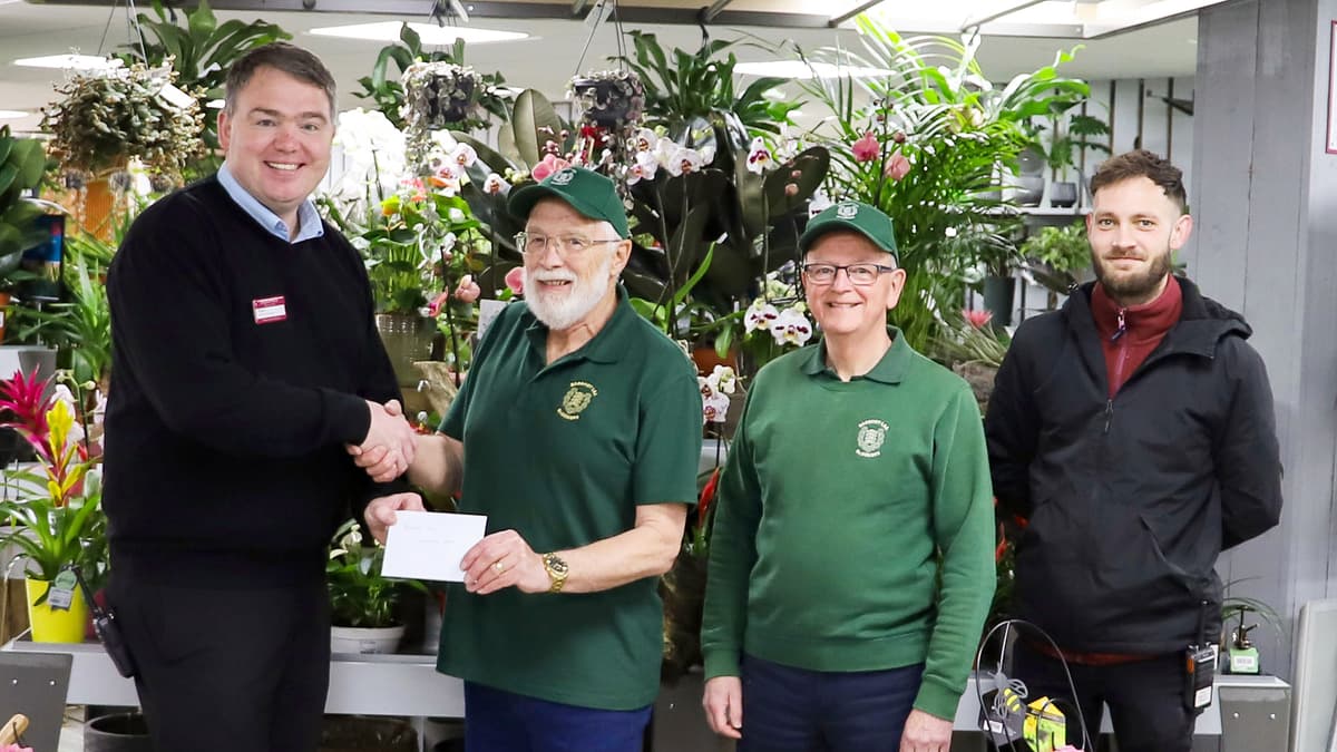 Squire's present award to Badshot Lea Community Garden ...