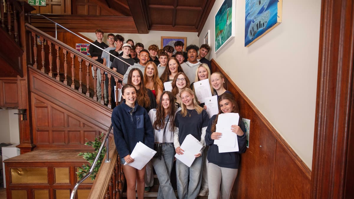 Ditcham’s students delighted with their GCSE results | petersfieldpost ...