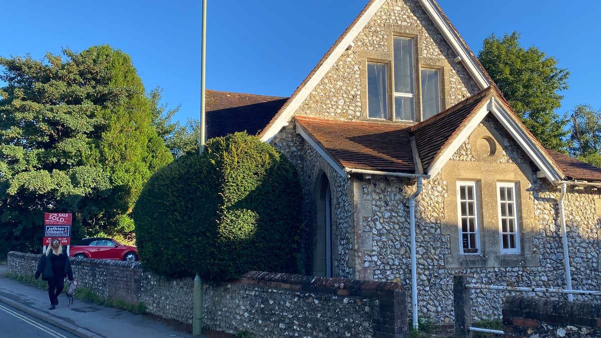 Fit for a King: But youth centre needs a helping hand with Horndean ...