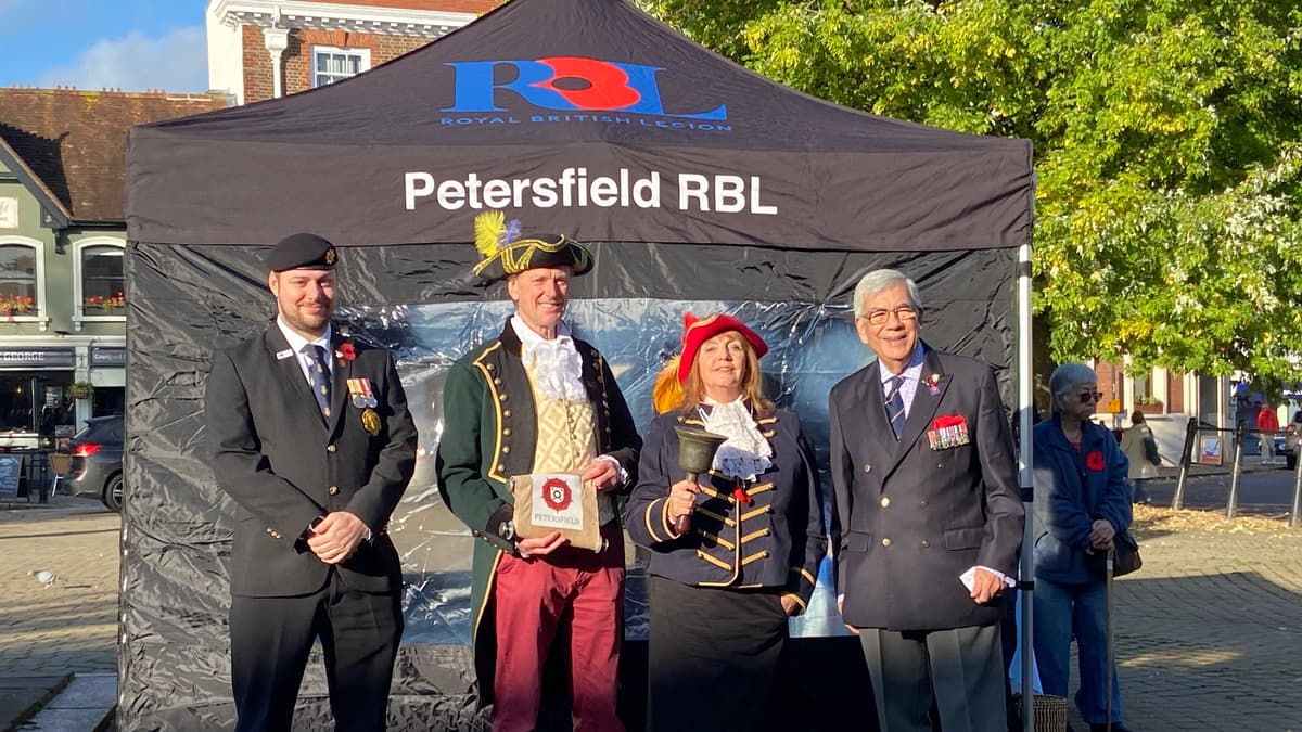 Petersfield Poppy Appeal launched in the square | petersfieldpost.co.uk
