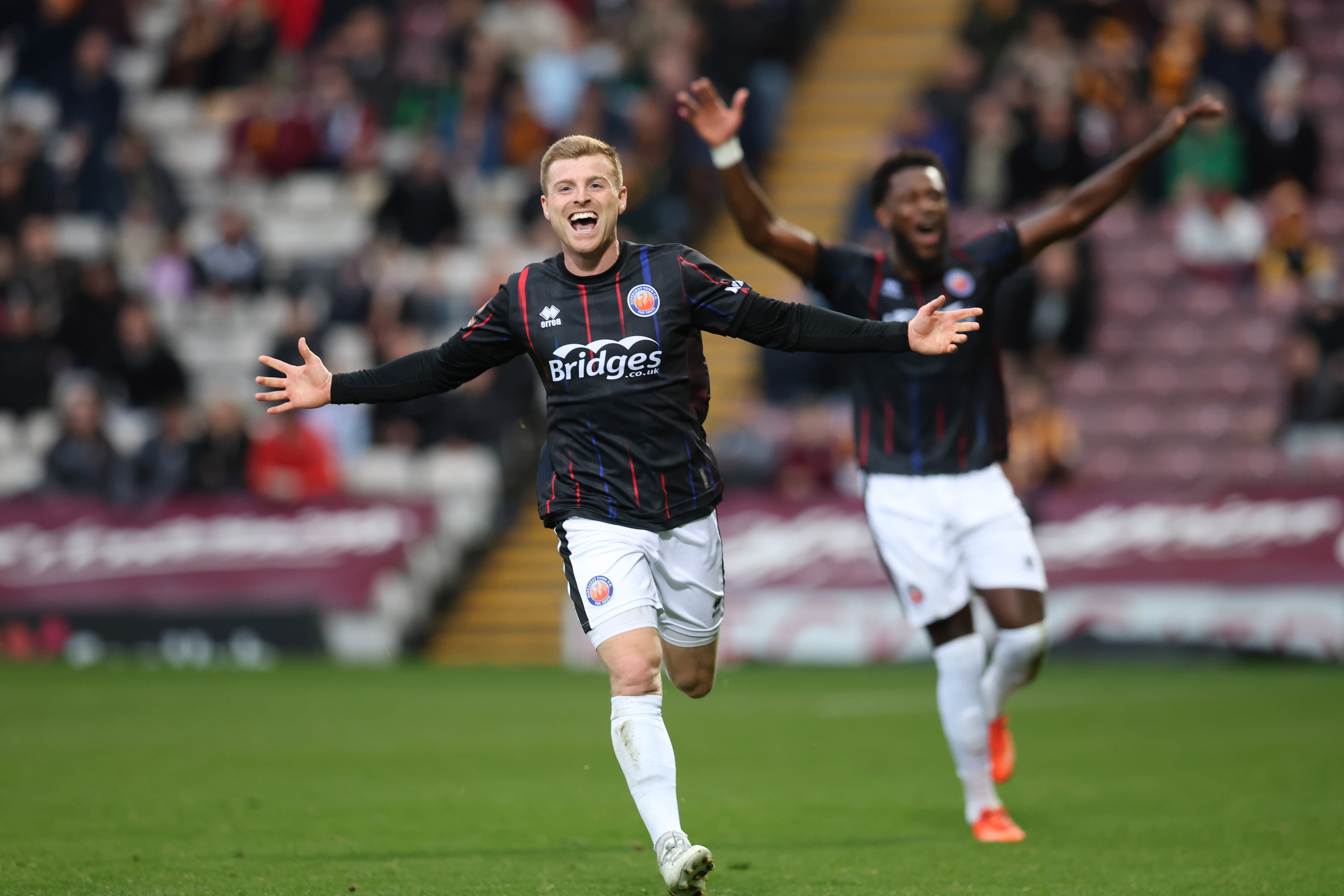 Shots suffer late heartbreak at Moors | petersfieldpost.co.uk