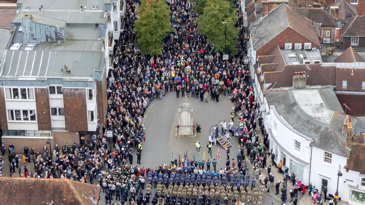 Record turnout for Petersfield's Remembrance Sunday service ...