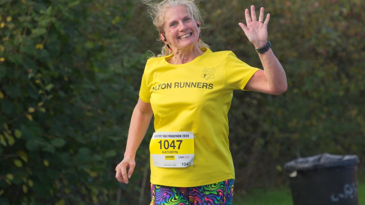 Alton Runners make waves at Gosport half marathon | petersfieldpost.co.uk