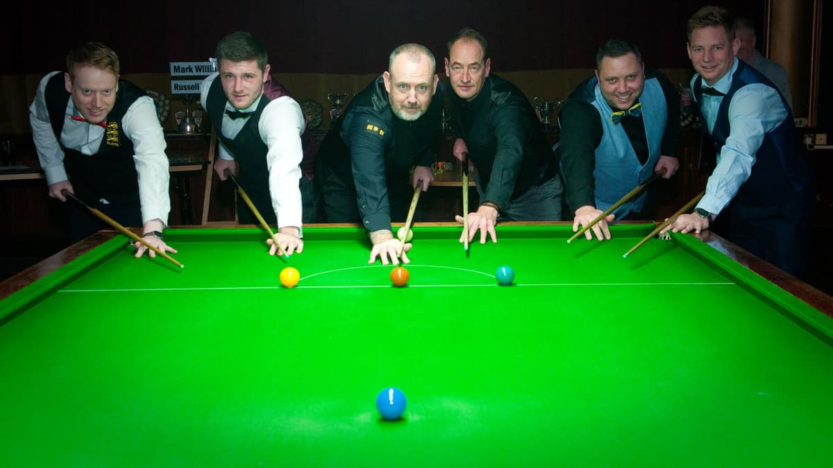 Snooker 'Champion of Champions' Mark Williams graces the green, green ...