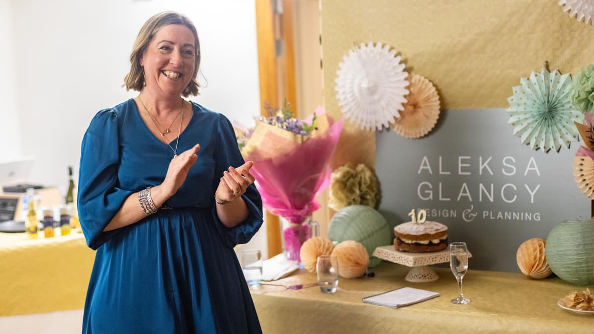 'Omaze'ing designer celebrates 10 years in business | petersfieldpost.co.uk