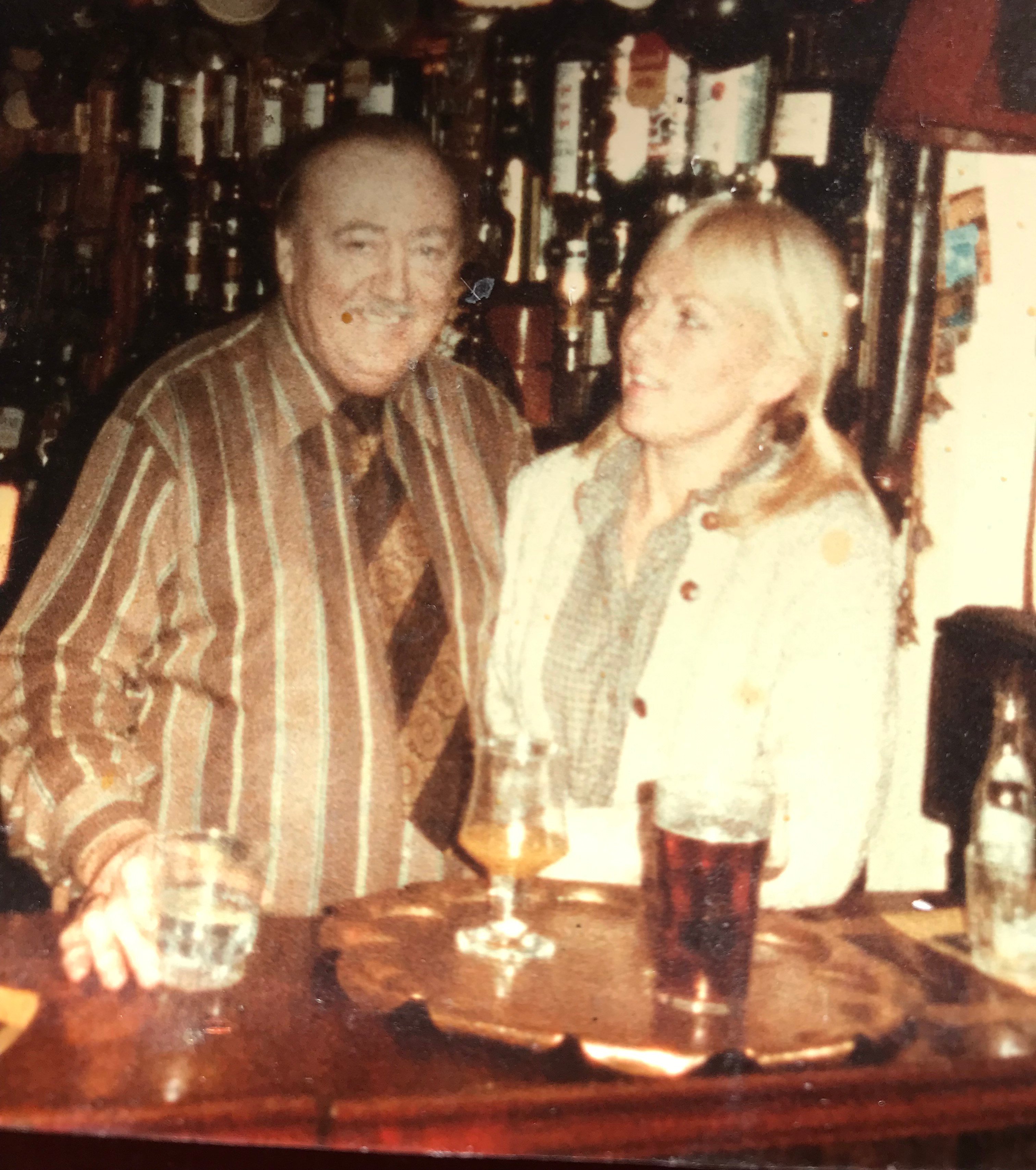 Aussie daughter's quest for Wrecclesham landlord dad's lost artwork ...