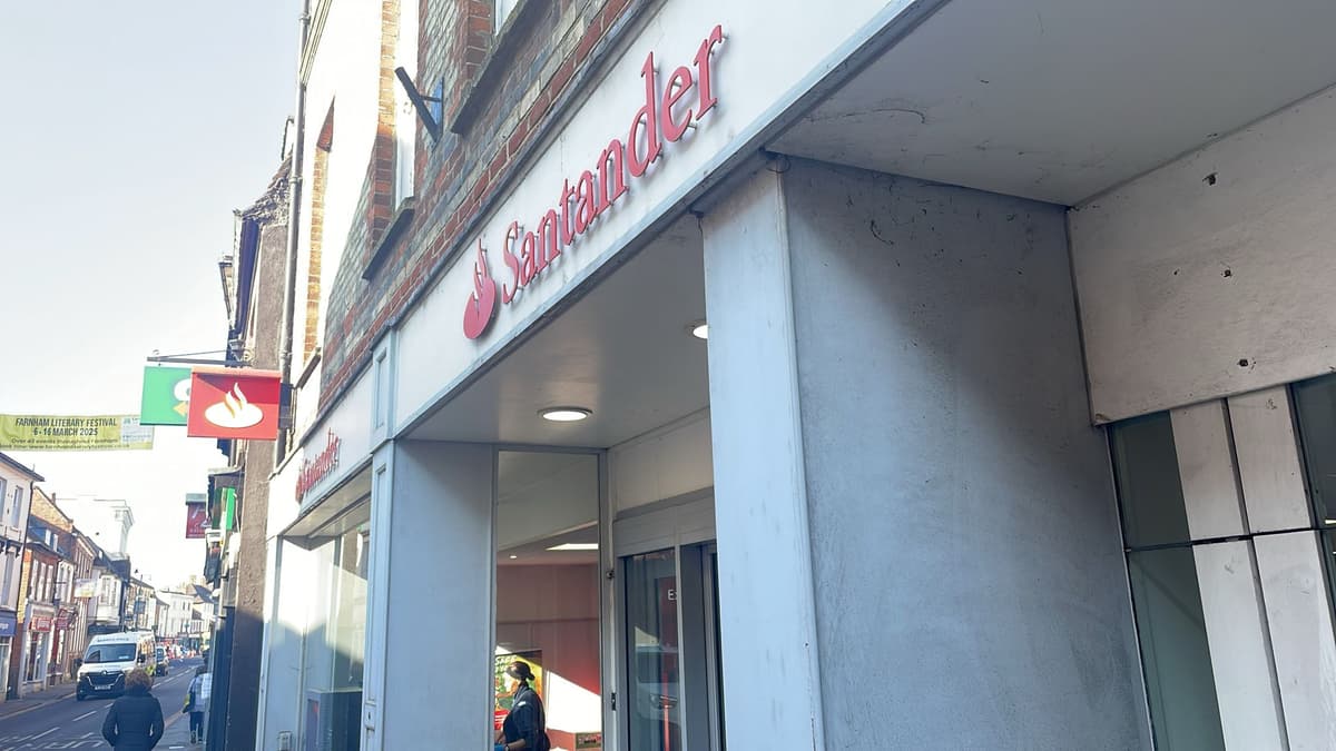 Opinion: Who really benefits from bank branch closures ...