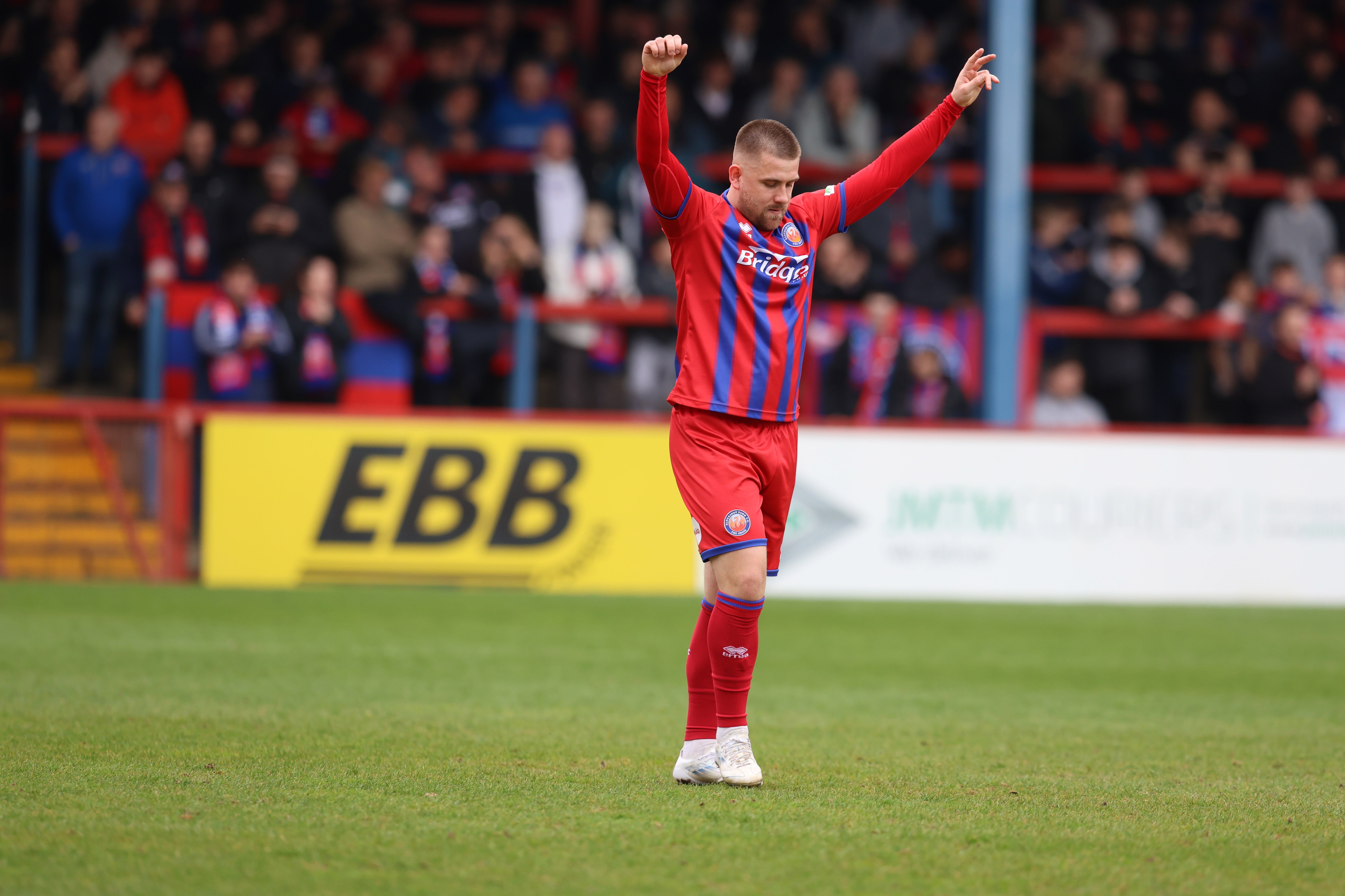 Barrett's double fires Shots to pre-season win at Dorking ...