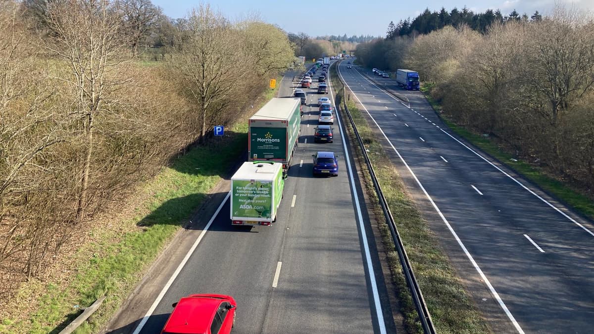A3 tunnel closure causes traffic chaos – one lane to reopen soon ...