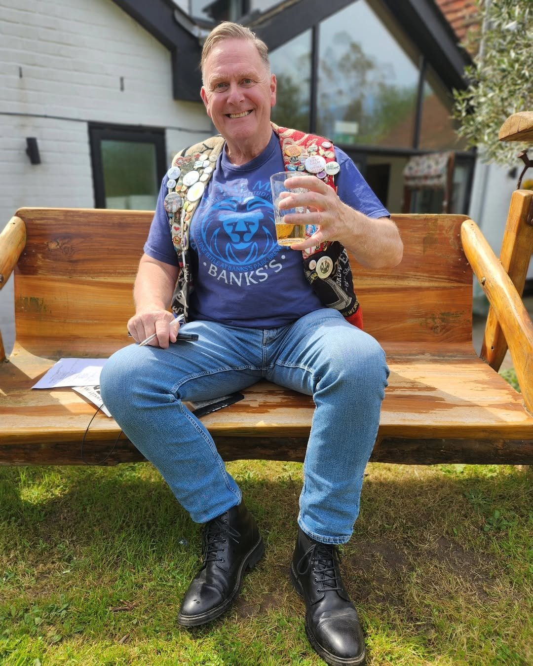 Legendary pub crawler visits Hawkley, Selborne and Alton on epic UK ...