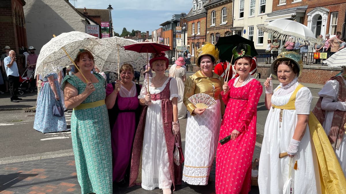 WATCH: Pride and pageantry: Alton unveils Jane Austen statue during ...