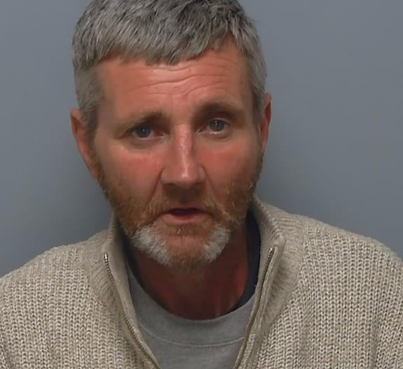 Hampshire Police hunt man over shop thefts | petersfieldpost.co.uk