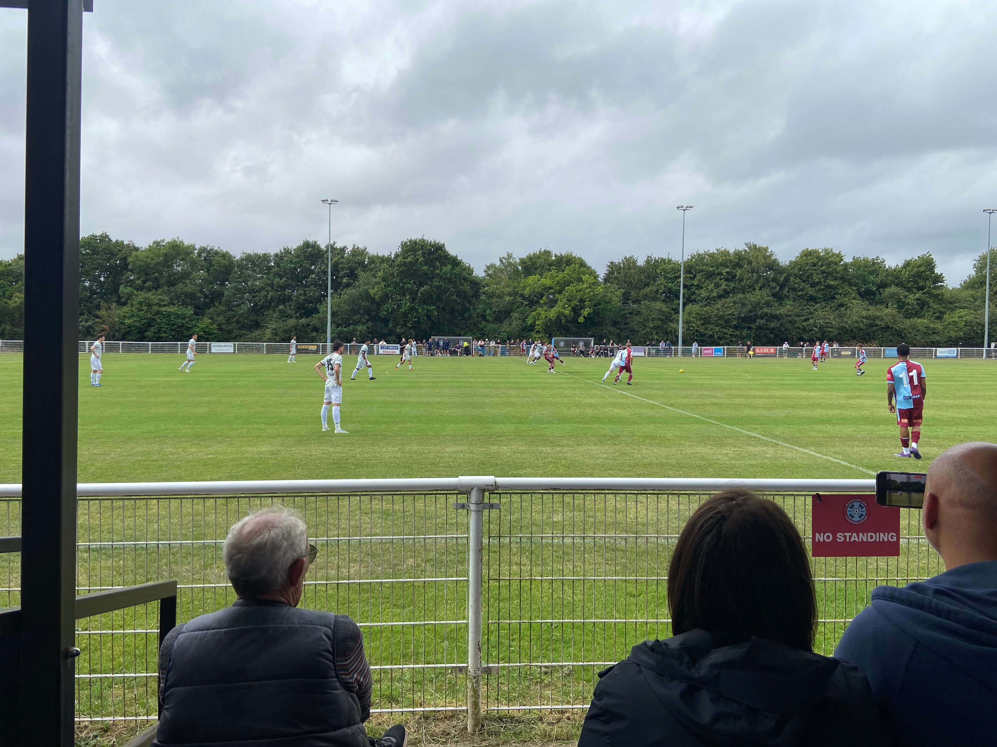 Badshot Lea start league campaign with creditable draw at Thatcham ...