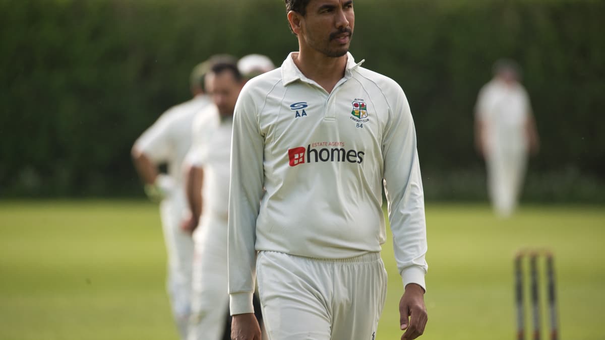 Alton's second team fall to defeat at league leaders | petersfieldpost ...