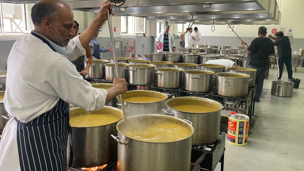 Jalsa Salana attracts more than 40,000 people to Hampshire village ...