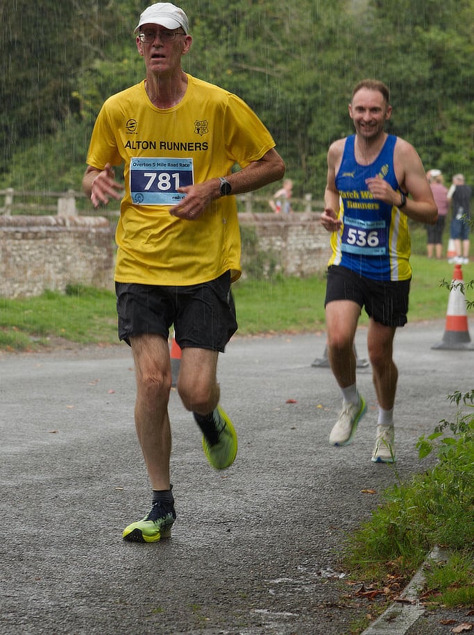 Alton Runners conquer Overton's rolling hills | petersfieldpost.co.uk
