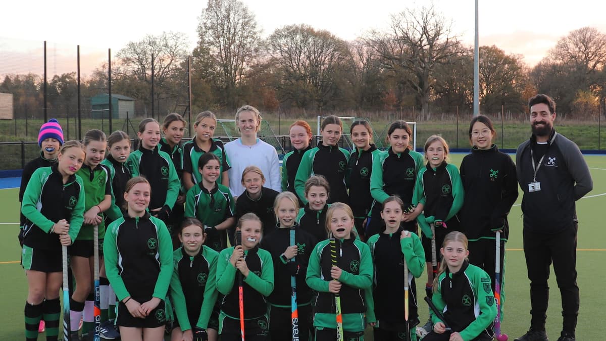 Haslemere pupils train with Olympic hockey medallist Ellie Rayer ...